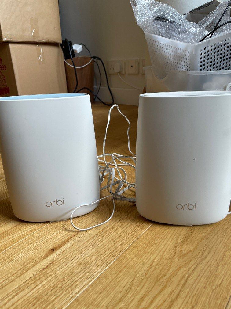 Orbi RBR50v2 mesh router + satellite, 電腦＆科技, 電腦周邊及配件, Wifi及上網相關產品 ...