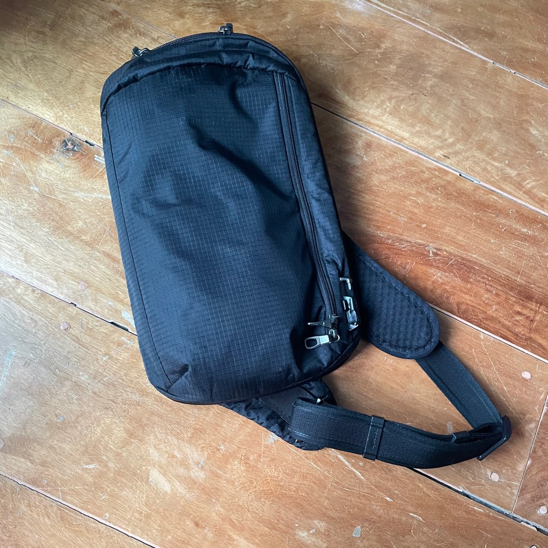 Pacsafe Vibe 325 Black, Men's Fashion, Bags, Sling Bags on Carousell