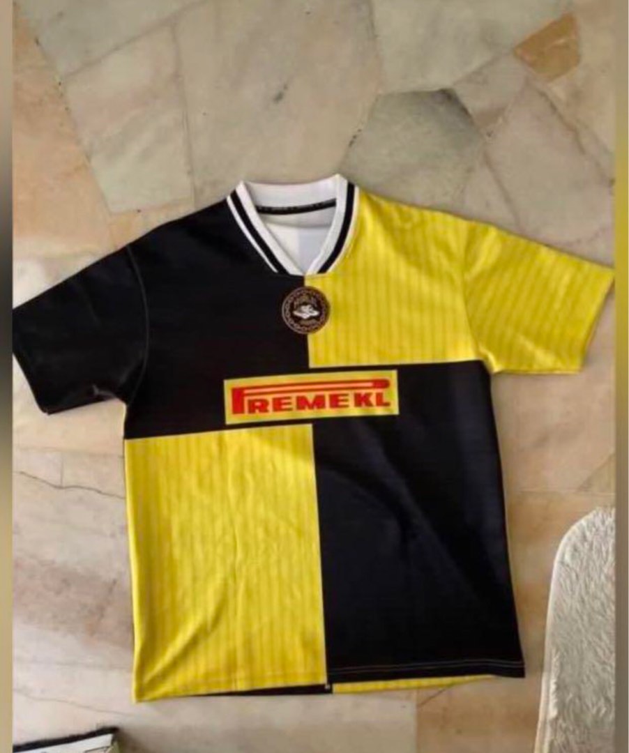 Preme Kl peak kl pkl, Men's Fashion, Activewear on Carousell