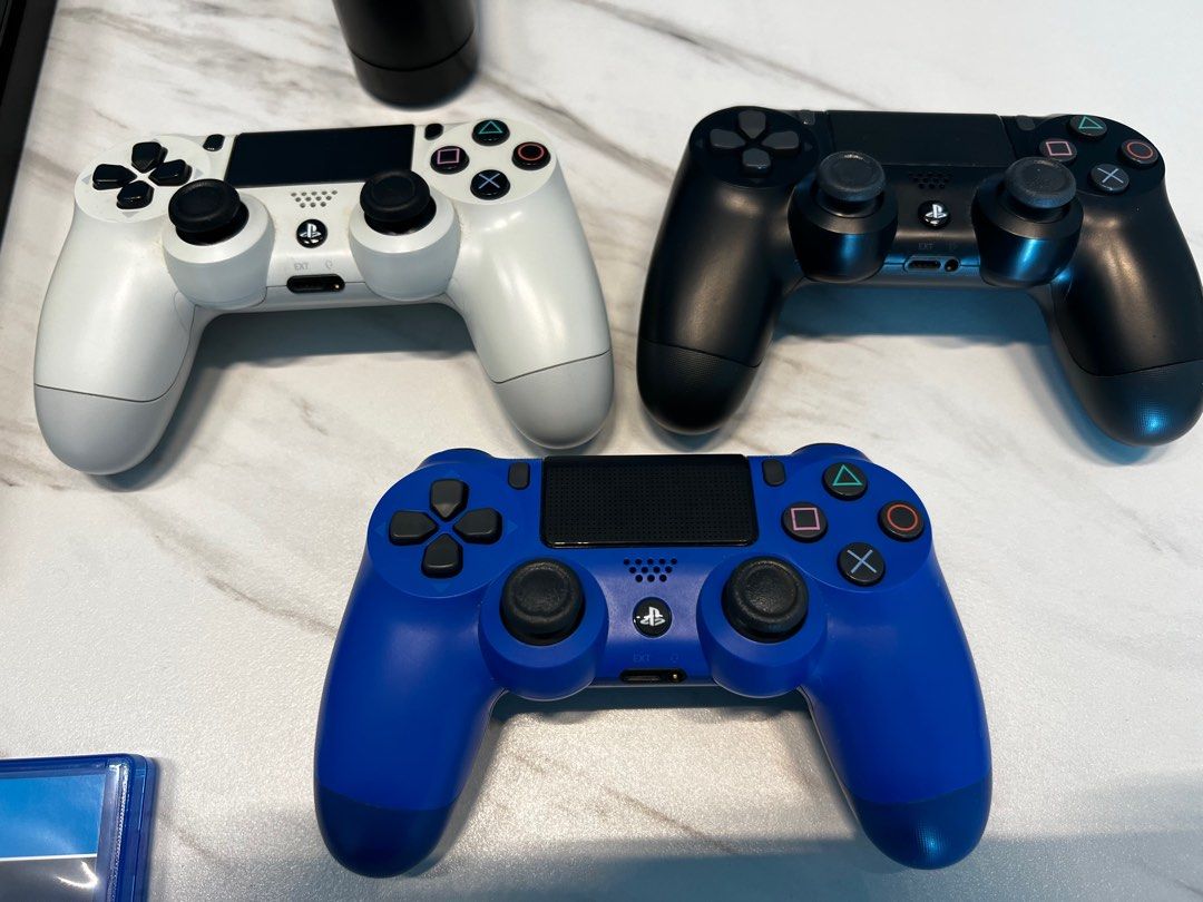PS4 Pro with 3 controllers & charging station & games, Video Gaming ...