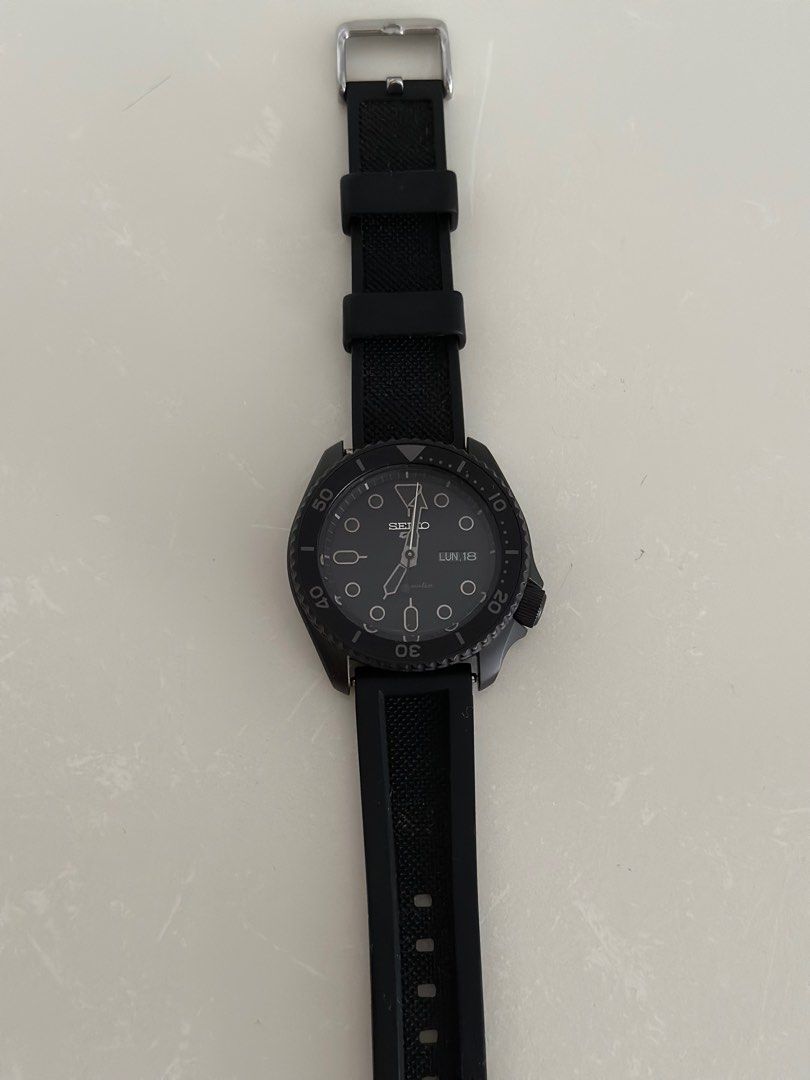 Seiko 5 stealth black, Men's Fashion, Watches & Accessories, Watches on ...