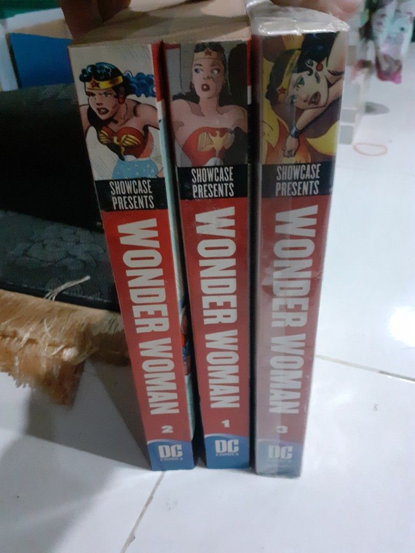showcase presents wonder woman, Hobbies & Toys, Books & Magazines ...