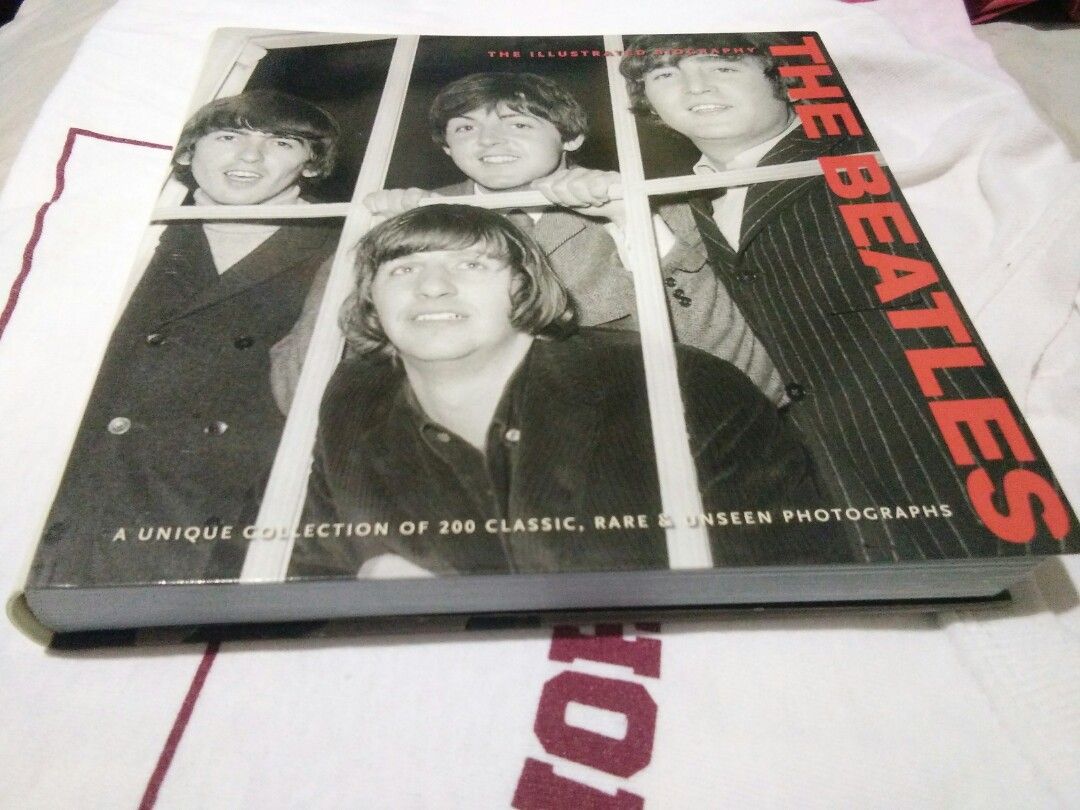 THE BEATLES - THE ILLUSTRATED BIOGRAPHY BOOK, Hobbies & Toys, Books ...
