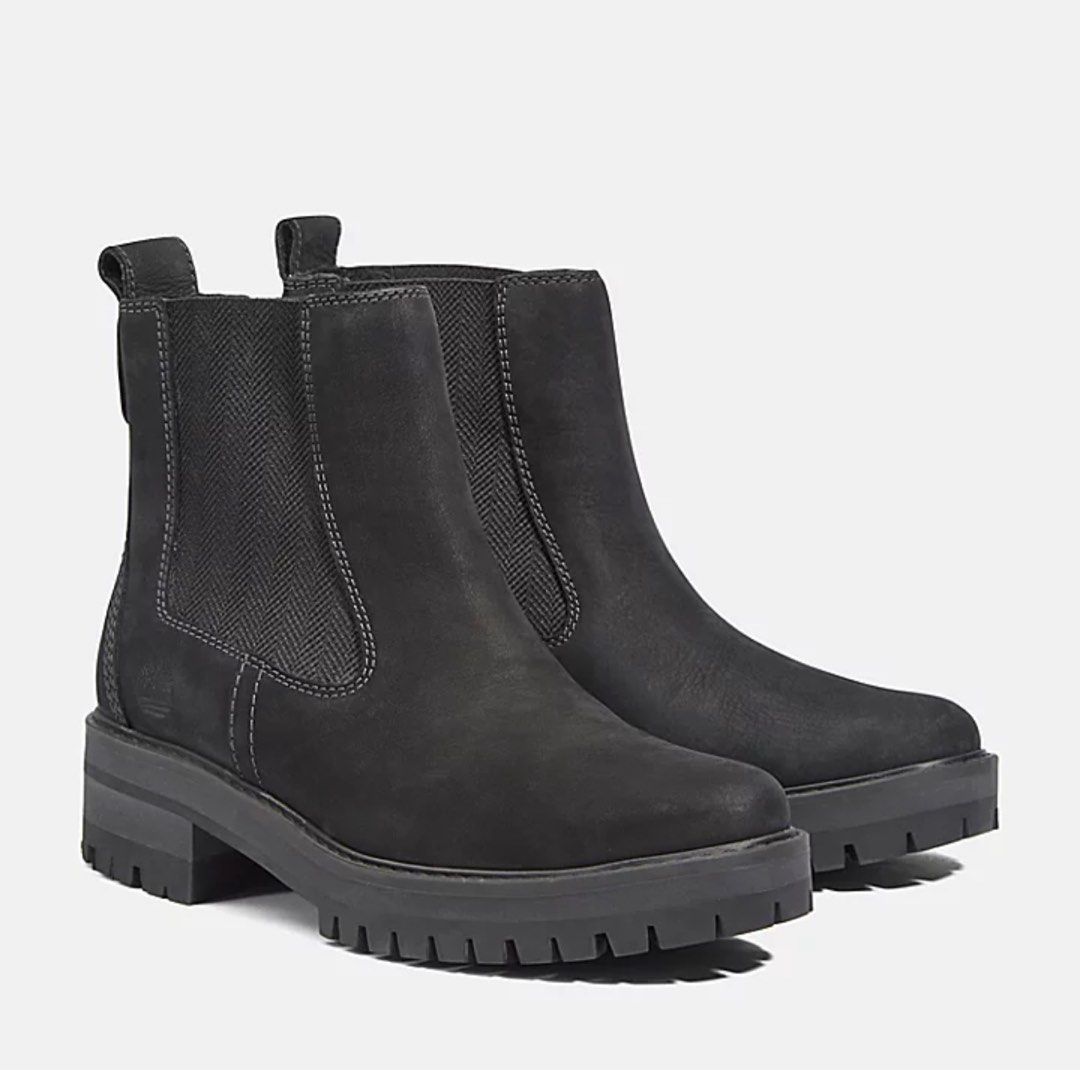 Timberland Lightweight Courmayeur Valley women Chelsea Boots in Black ...