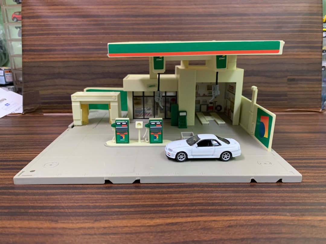 Tomy tomica Jomo Gas Station Diorama, Hobbies & Toys, Toys & Games on ...