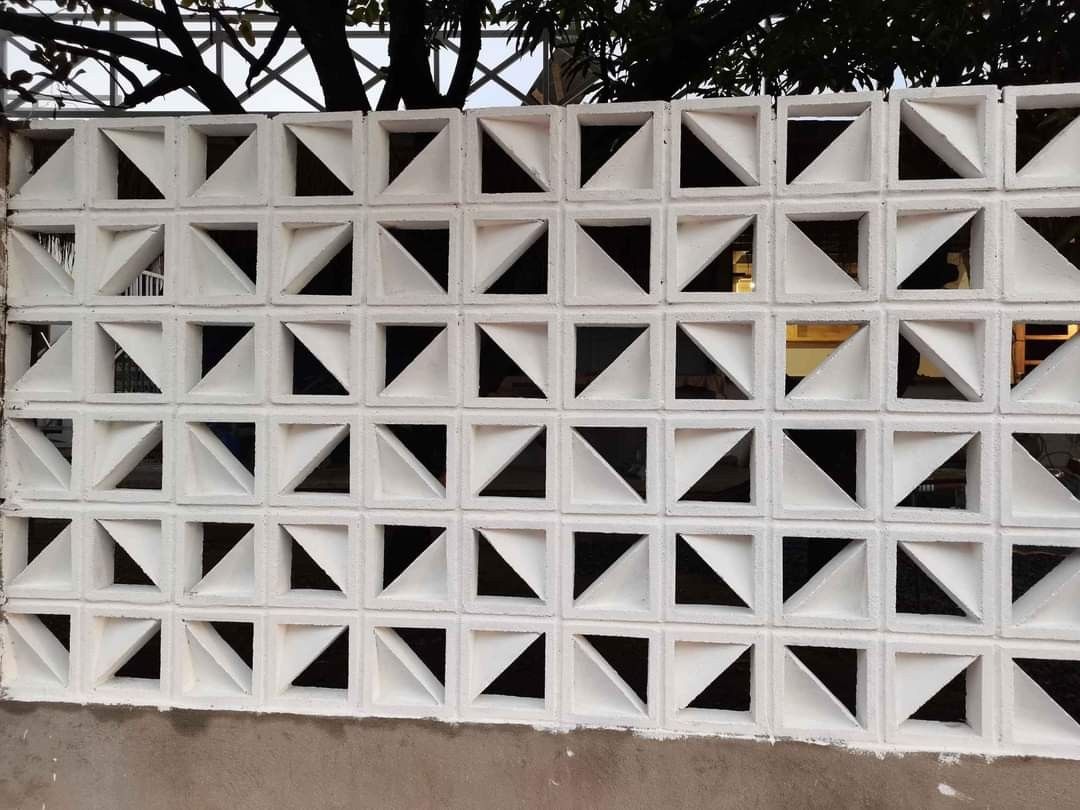 TRIANGULAR BREEZE BLOCKS 10X10/8X8 INCHES, Commercial & Industrial ...