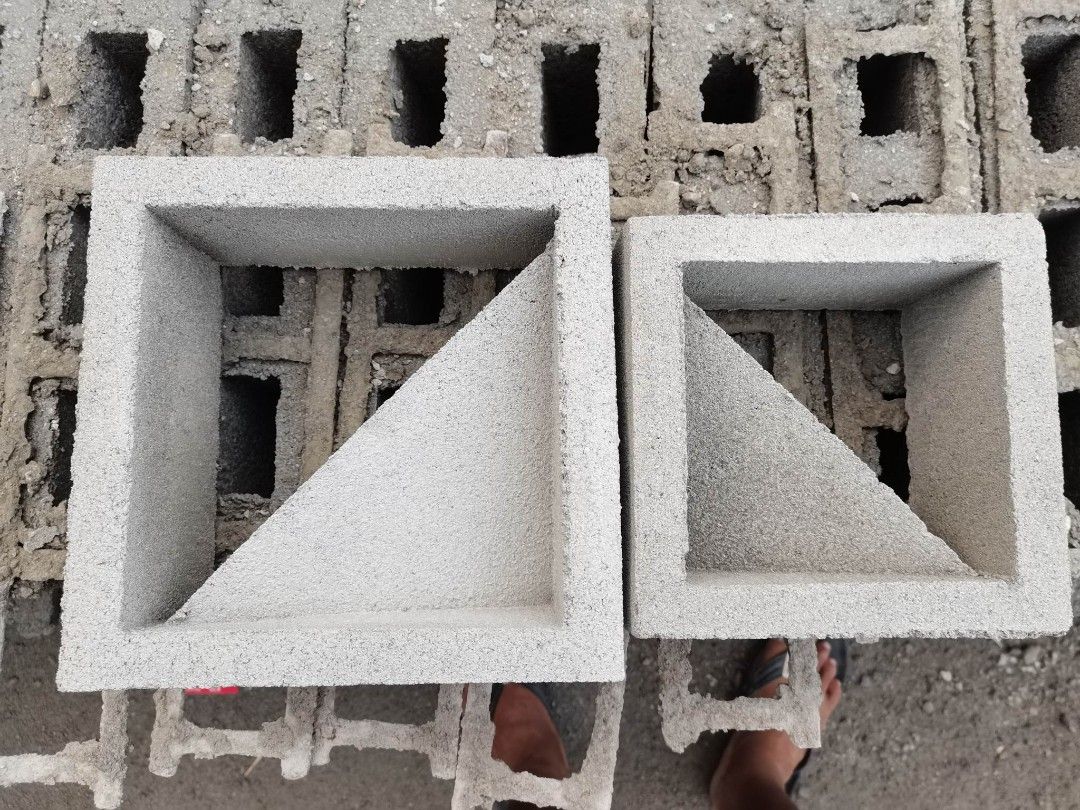 TRIANGULAR BREEZE BLOCKS 10X10/8X8 INCHES, Commercial & Industrial ...