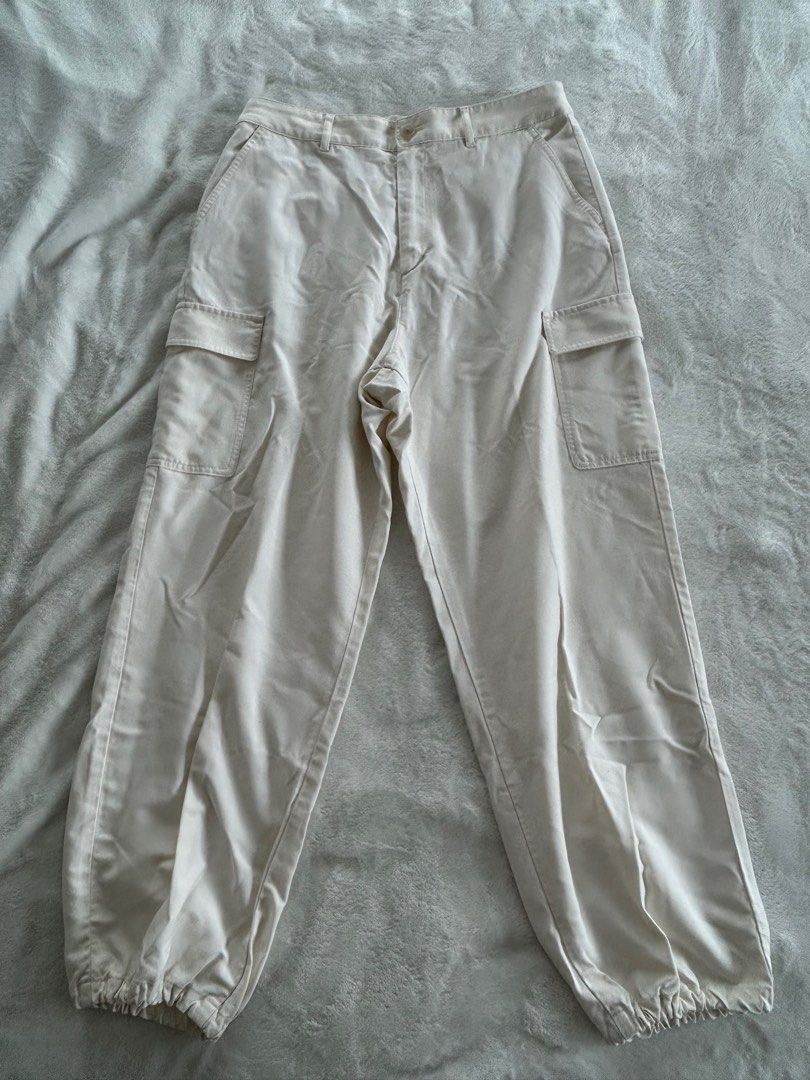 Uniqlo Cream Cargo Pants, Women's Fashion, Bottoms, Other Bottoms on ...