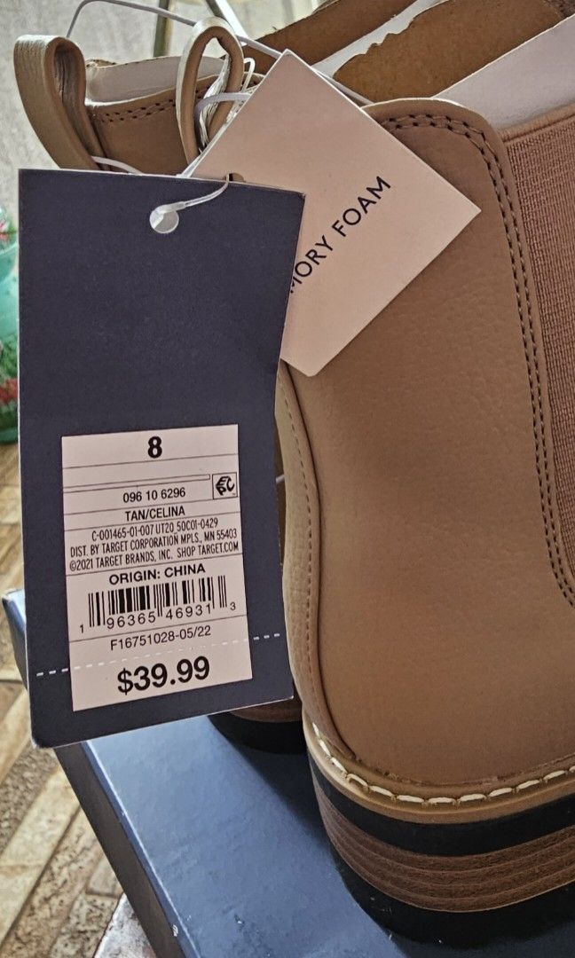 Universal thread chelsea boots on Carousell