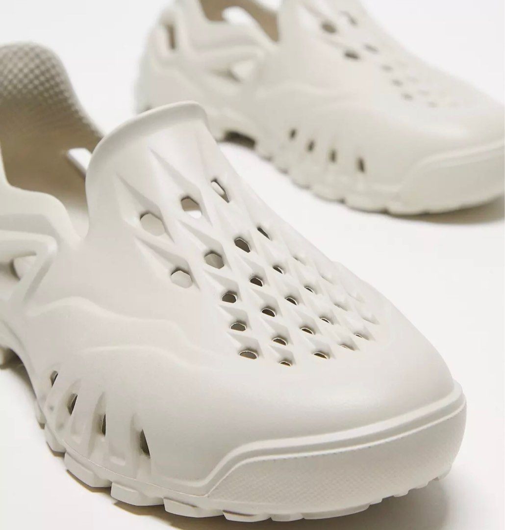 Vans Slip on Amzn Pacu, Men's Fashion, Footwear, Sneakers on Carousell