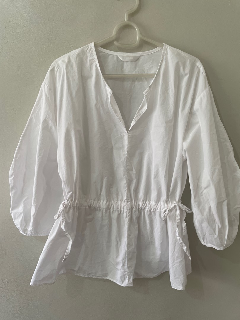 White Puff Sleeves, Women's Fashion, Tops, Blouses on Carousell