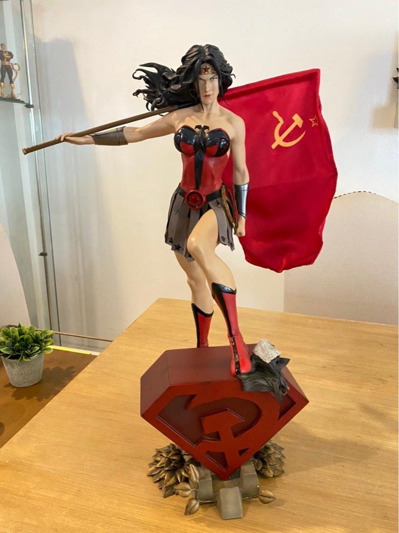 Wonder Woman (sideshow), Hobbies & Toys, Toys & Games on Carousell