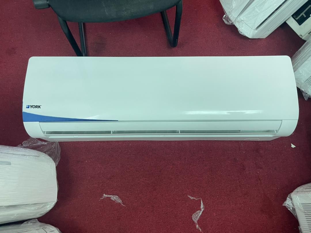 York 1hp Aircond Z1009, TV & Home Appliances, Air Conditioners & Heating on Carousell