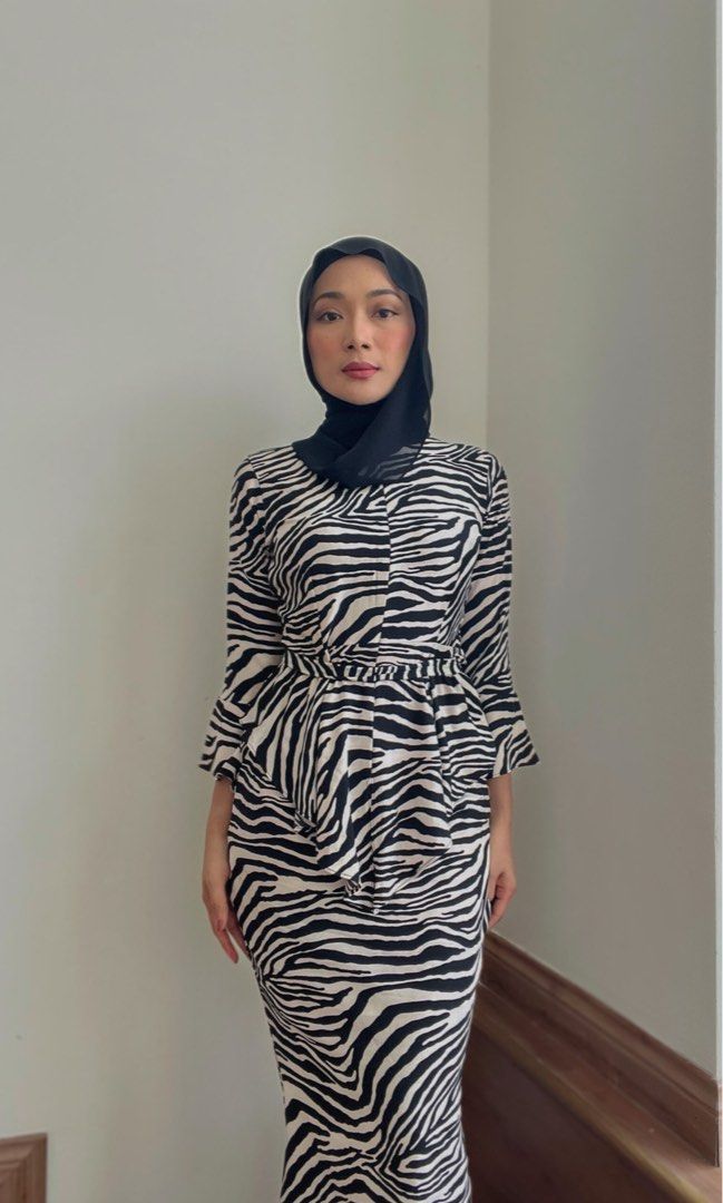 Zebra Jessica Ruffle, Women's Fashion, Muslimah Fashion, Baju Kurung ...