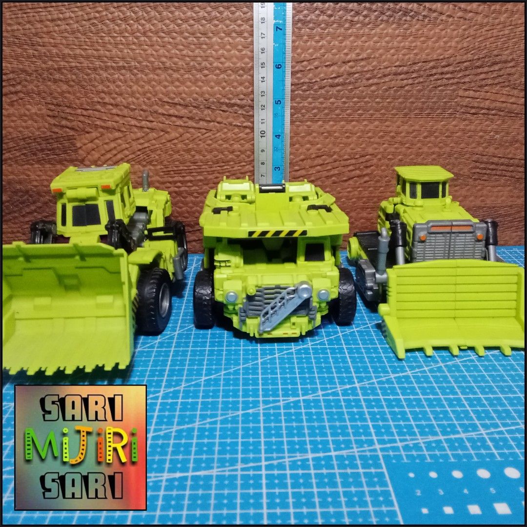 3rd Party NBK Transformers: Devastator (21 inches) on Carousell