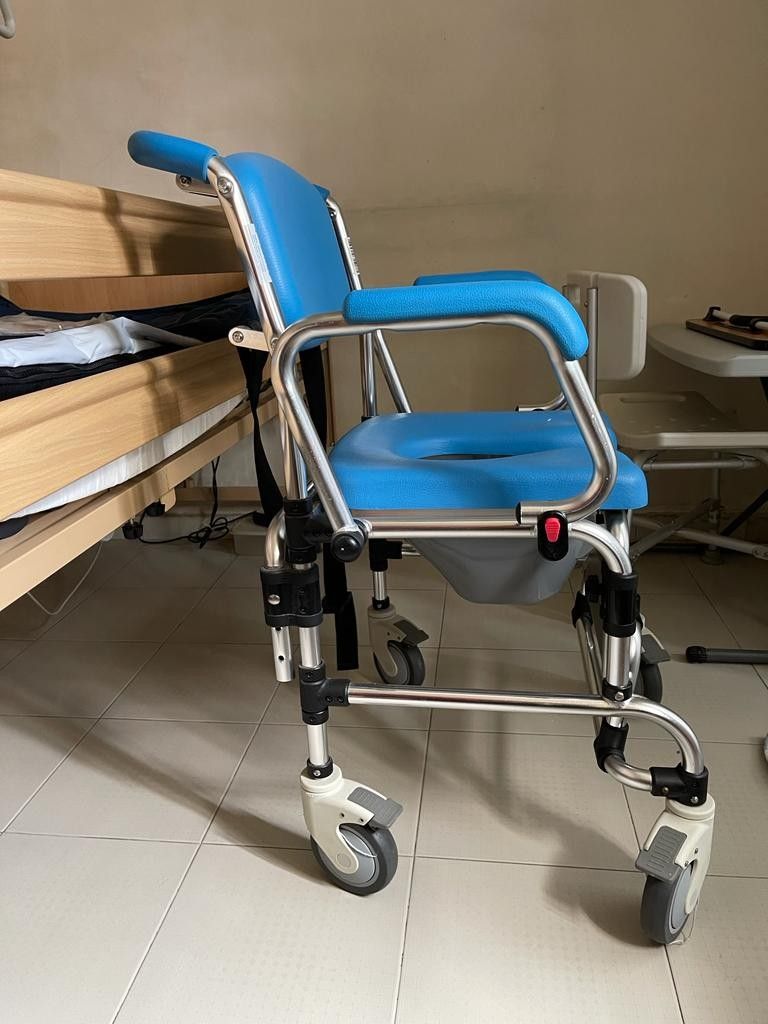 All-in-one Mobile Shower Commode, Health & Nutrition, Assistive ...