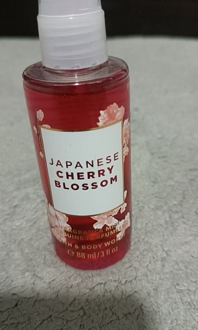 Bath & Body Works travel body mist - Japanese Cherry Blossom, Beauty ...