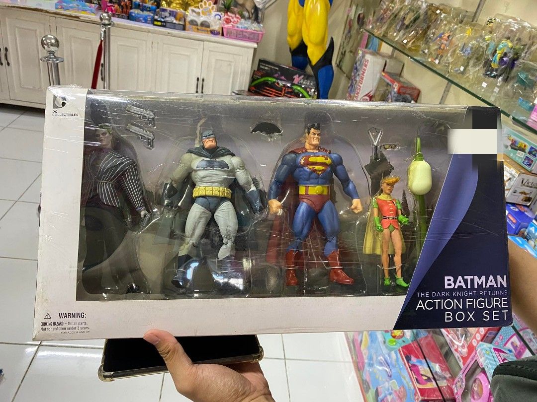 BATMAN The Dark Knight Returns action figure set box on Carousell