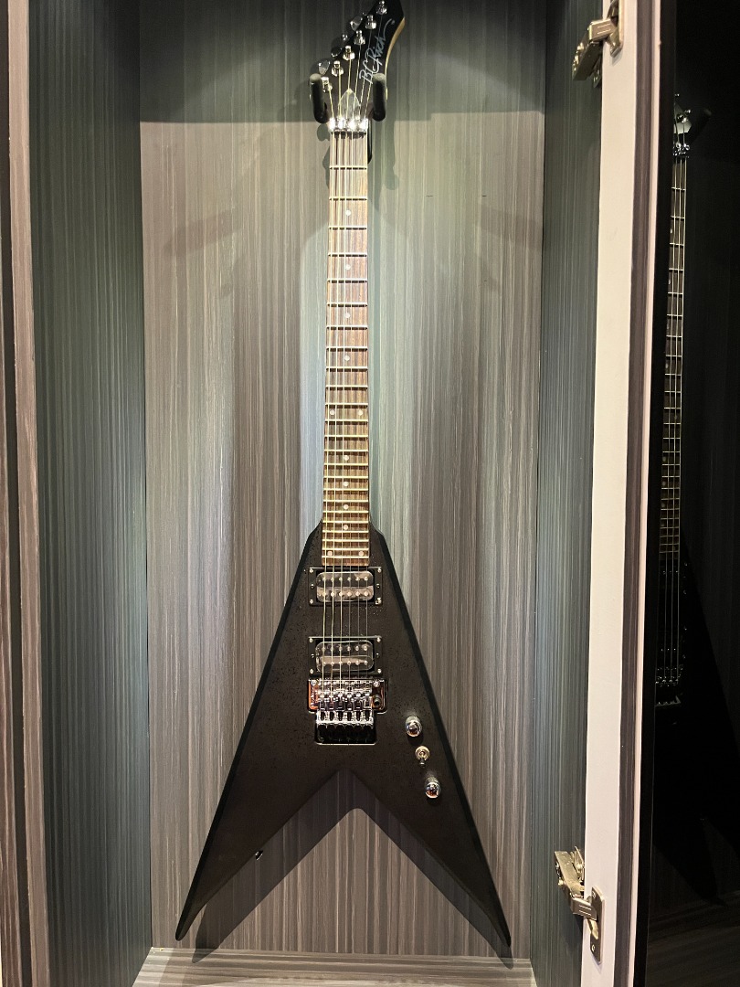 B.C. Rich Guitars JRV Black with Surface effect, Hobbies & Toys, Music ...