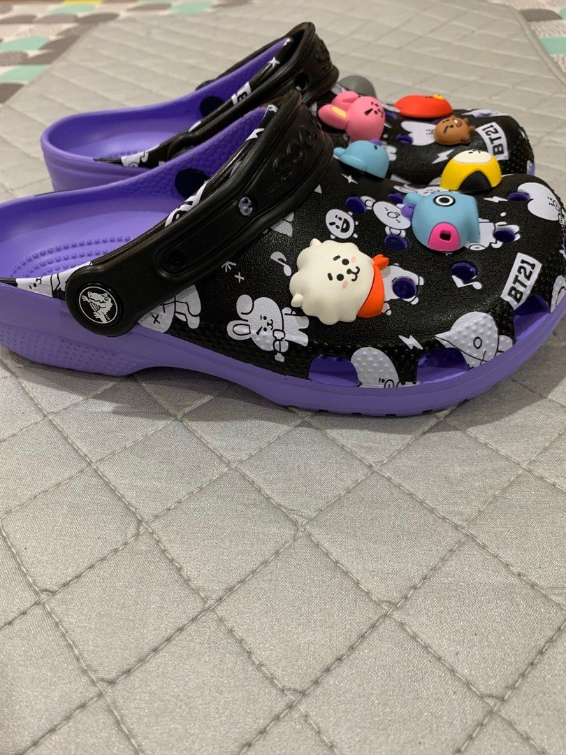 BT21 x Crocs Clogs, Women's Fashion, Footwear, Slippers and slides on ...