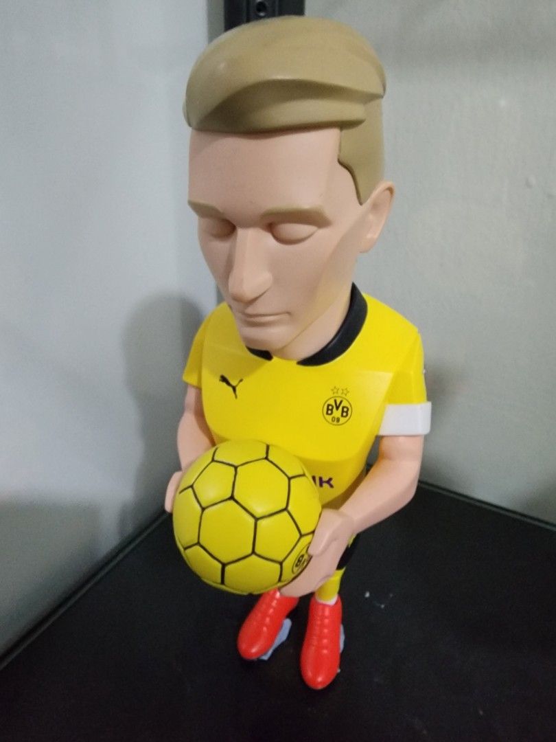 BVB 20/21: Marco Reus (Collector's Edition), Hobbies & Toys, Toys ...