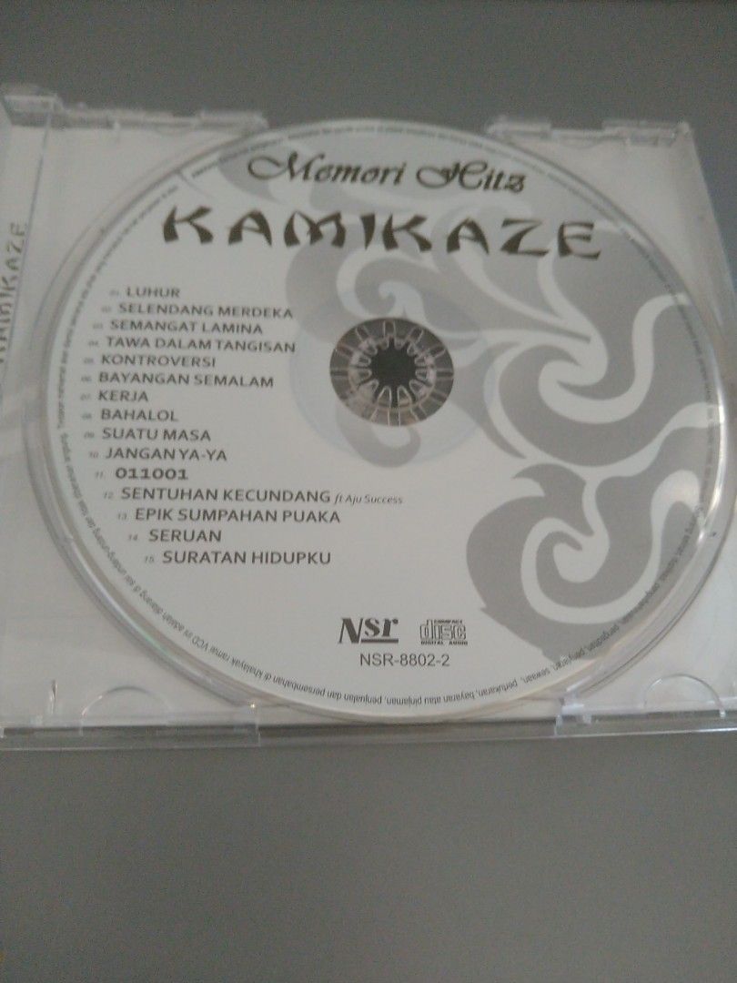CD Kamikaze - Memori Hitz, Hobbies & Toys, Music & Media, CDs & DVDs on Carousell