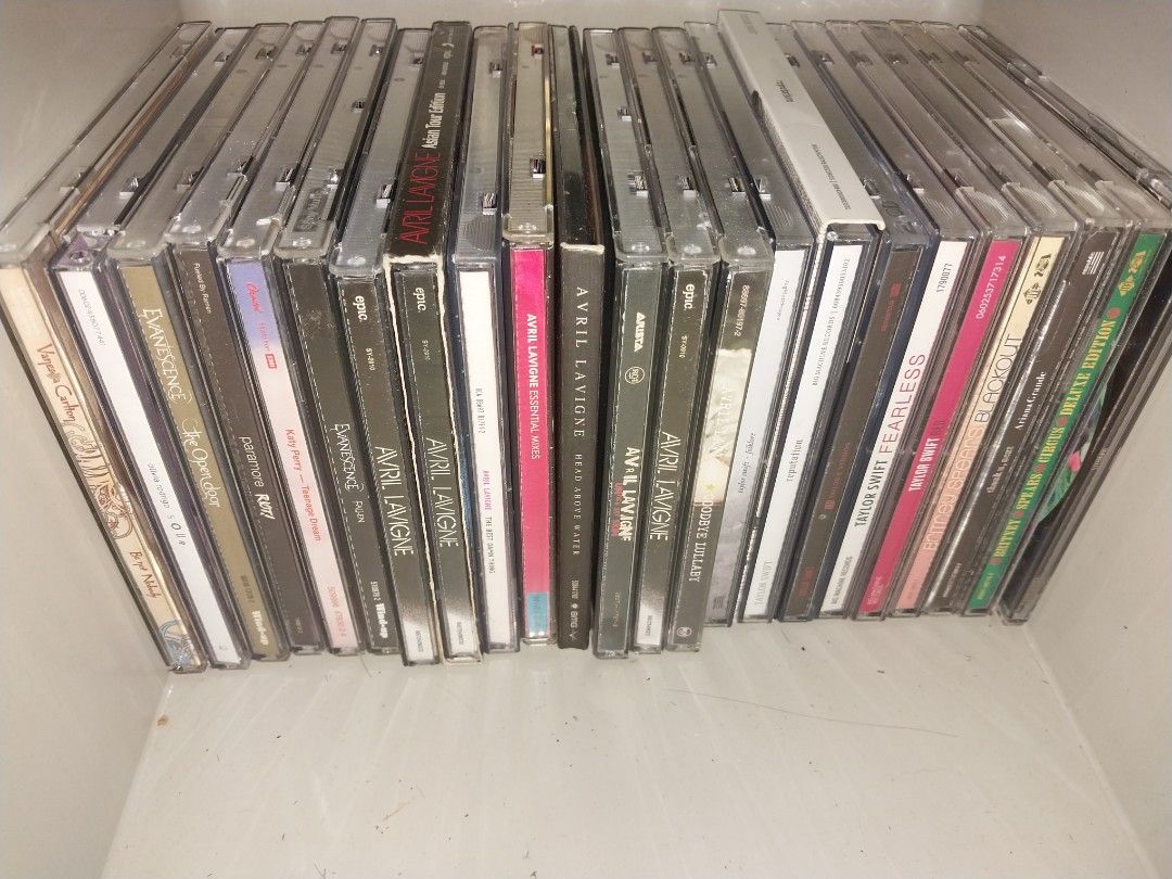 CDs | CD | For sale: Taylor Swift, Britney Spears, Katy Perry, Avril ...