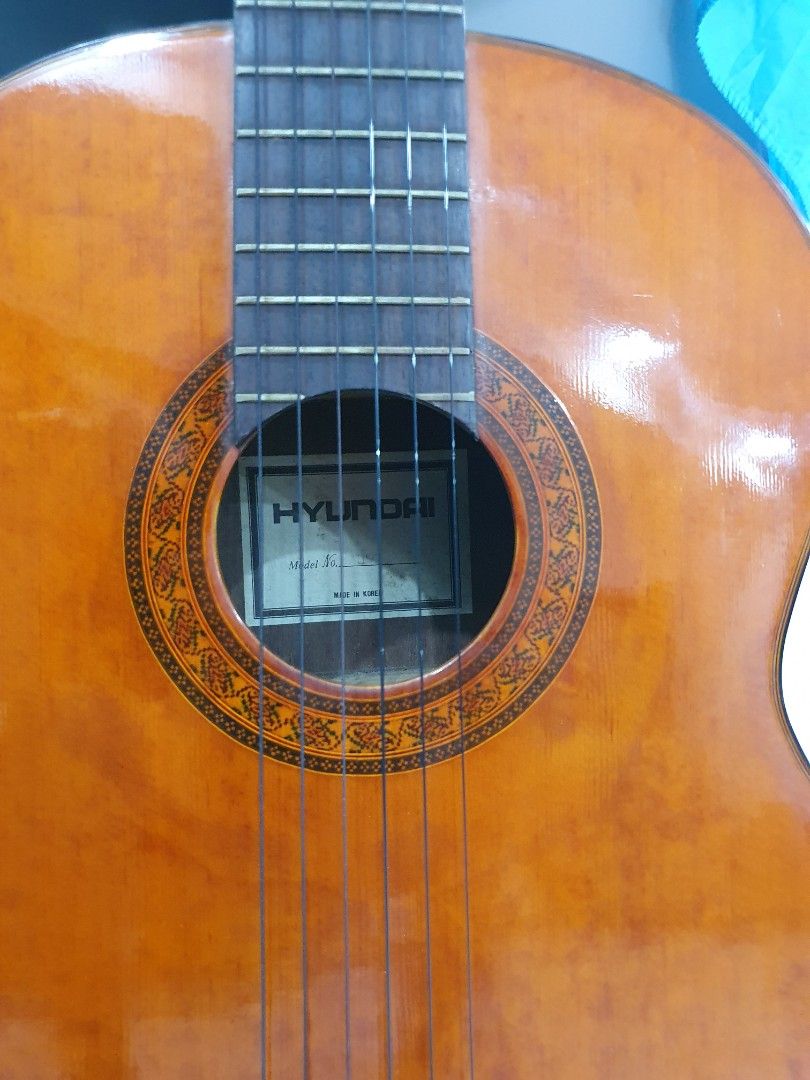 Classical Guitar with New Strings, Hobbies & Toys, Music & Media ...