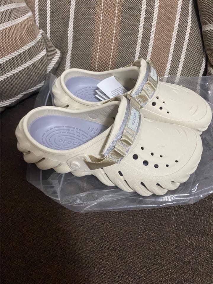 Crocs echo clog stucco m6, Men's Fashion, Footwear, Slippers & Slides on Carousell