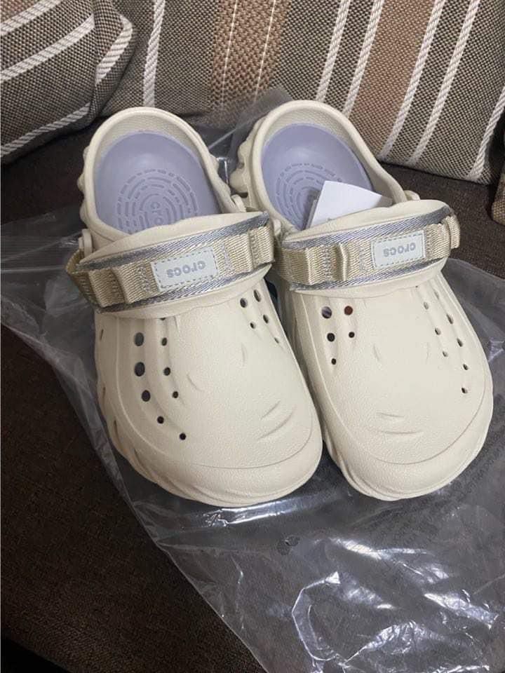 Crocs echo clog stucco m6, Men's Fashion, Footwear, Slippers & Slides on Carousell