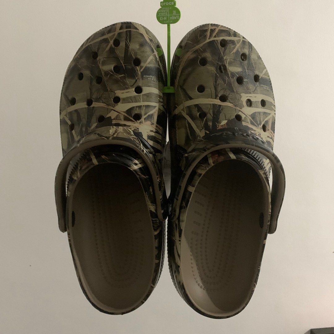 Crocs x Real Tree Classic Clogs size 10M on Carousell