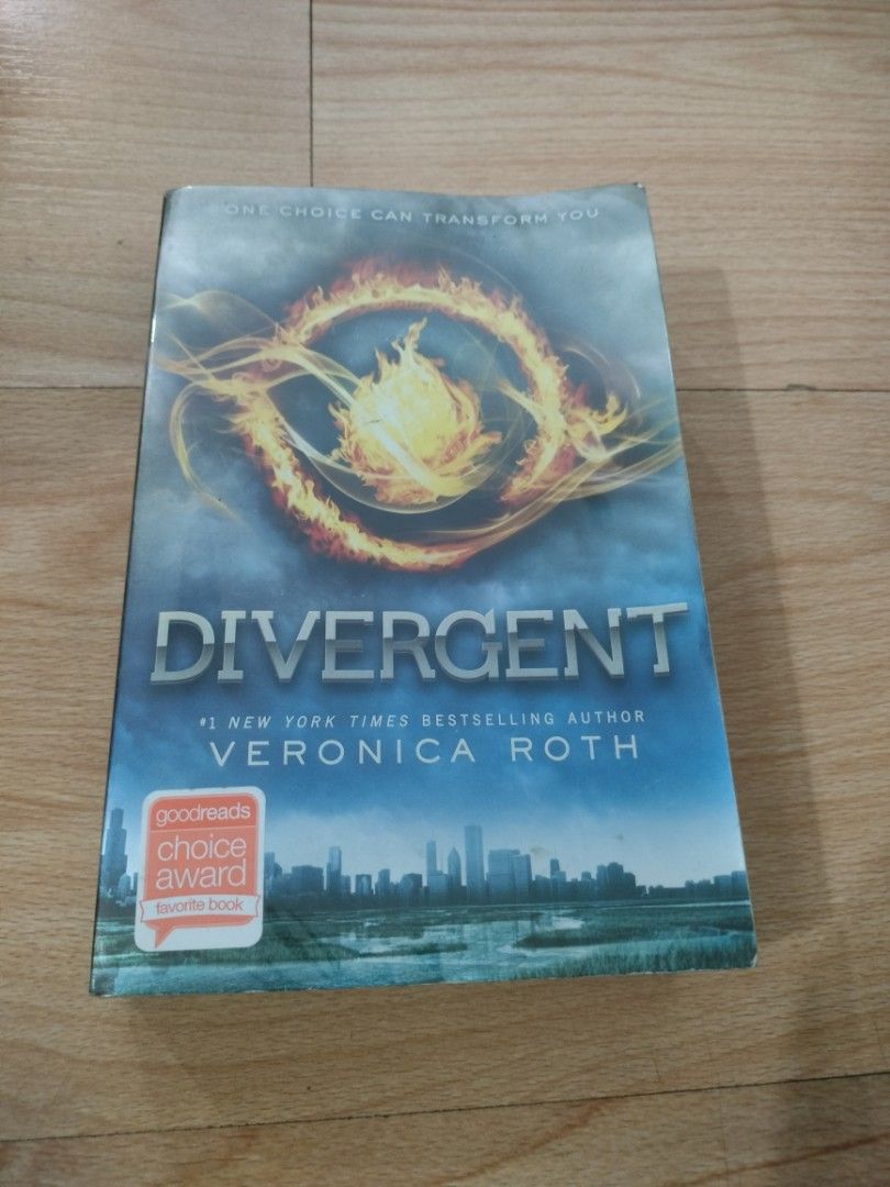 Divergent by Veronica Roth, Hobbies & Toys, Books & Magazines, Fiction ...
