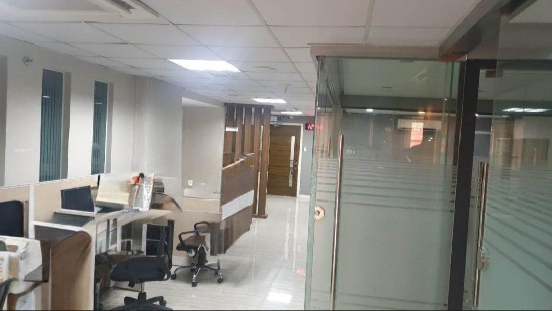 FOR SALE: 6 Storey Office Building with Elevator - LA: 292 Sqm., FA ...