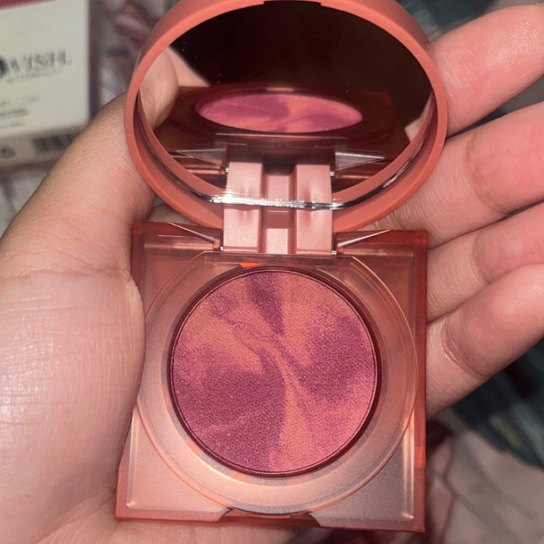 Huda Beauty blush, Beauty & Personal Care, Face, Makeup on Carousell