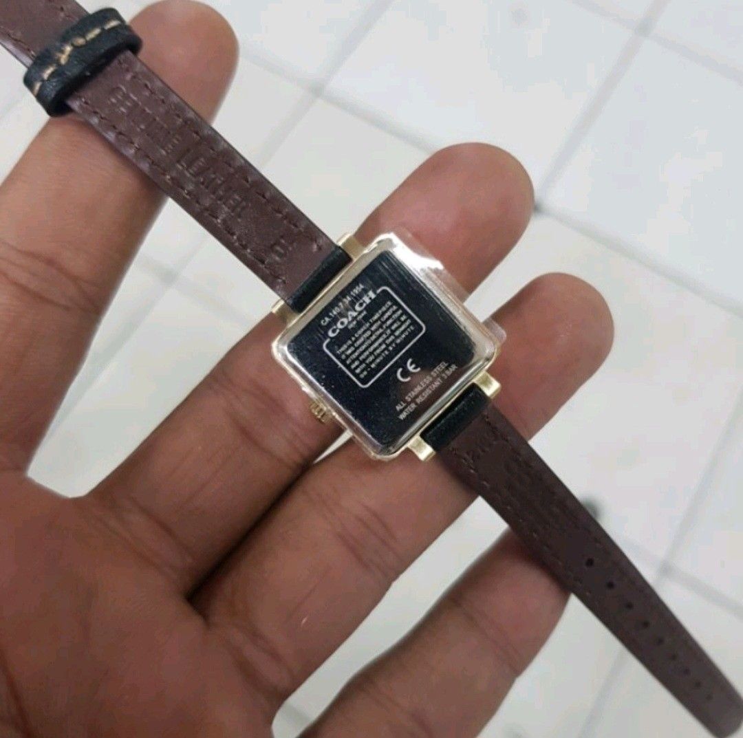 Jam coach kulit, Fesyen Wanita, Jam Tangan di Carousell