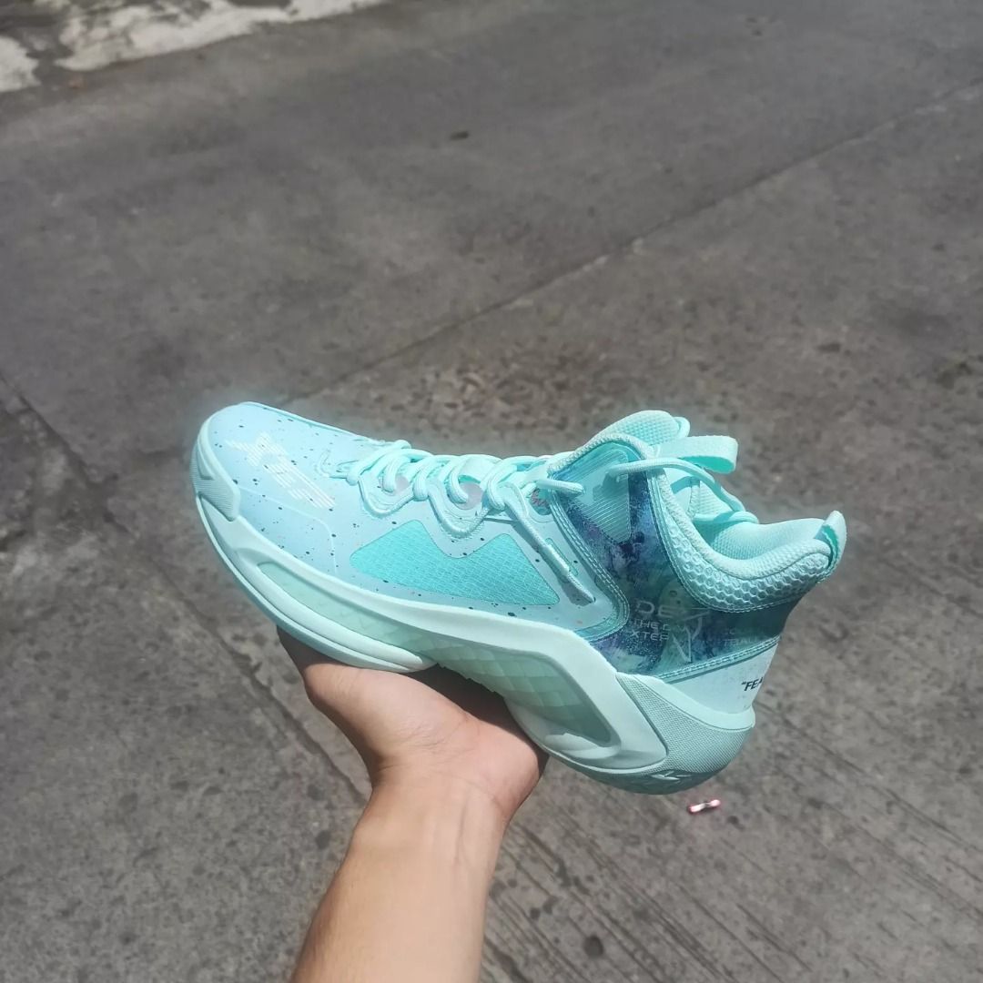 Jeremy Lin's Xtep "Fearless Devil", Men's Fashion, Footwear, Sneakers ...