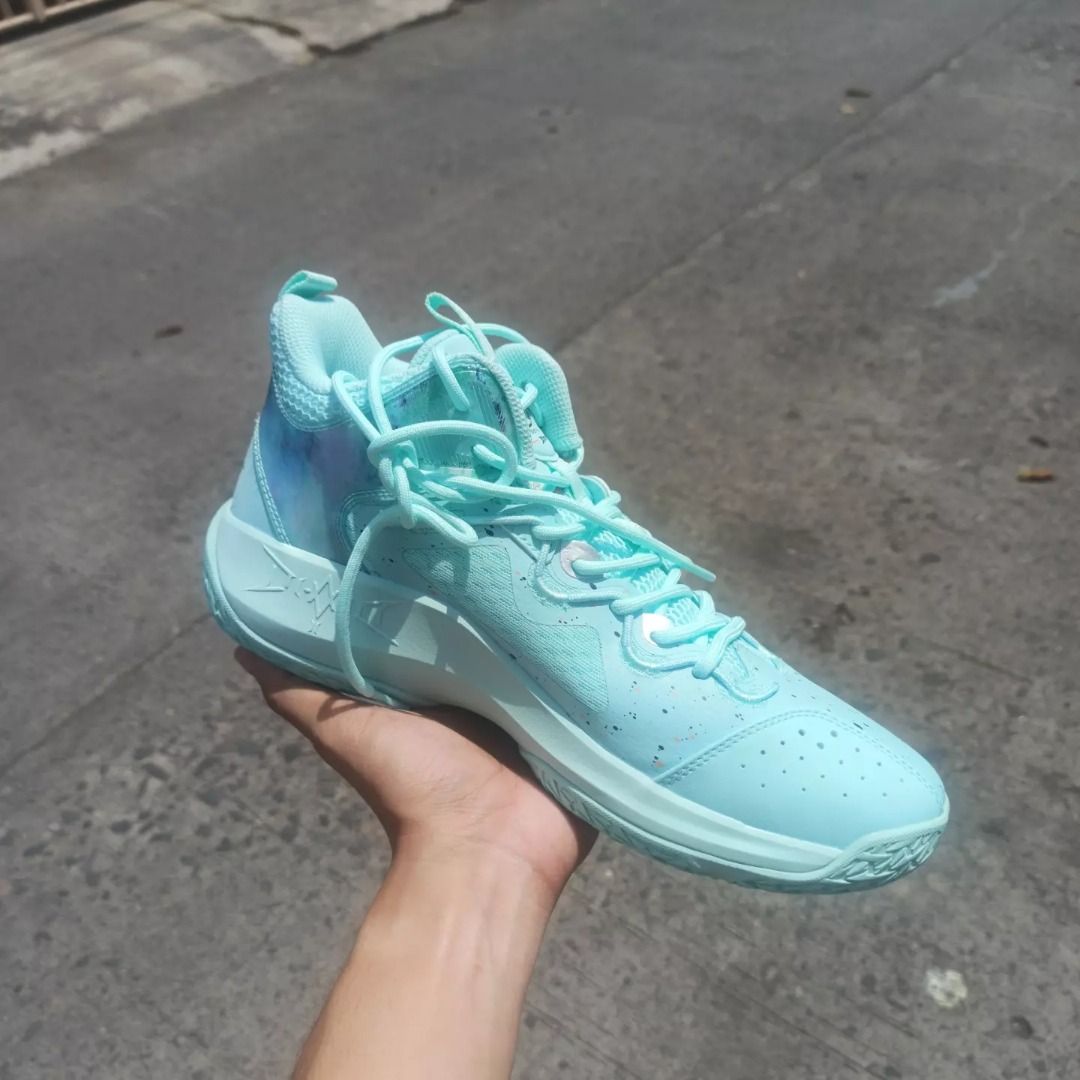 Jeremy Lin's Xtep "Fearless Devil", Men's Fashion, Footwear, Sneakers ...