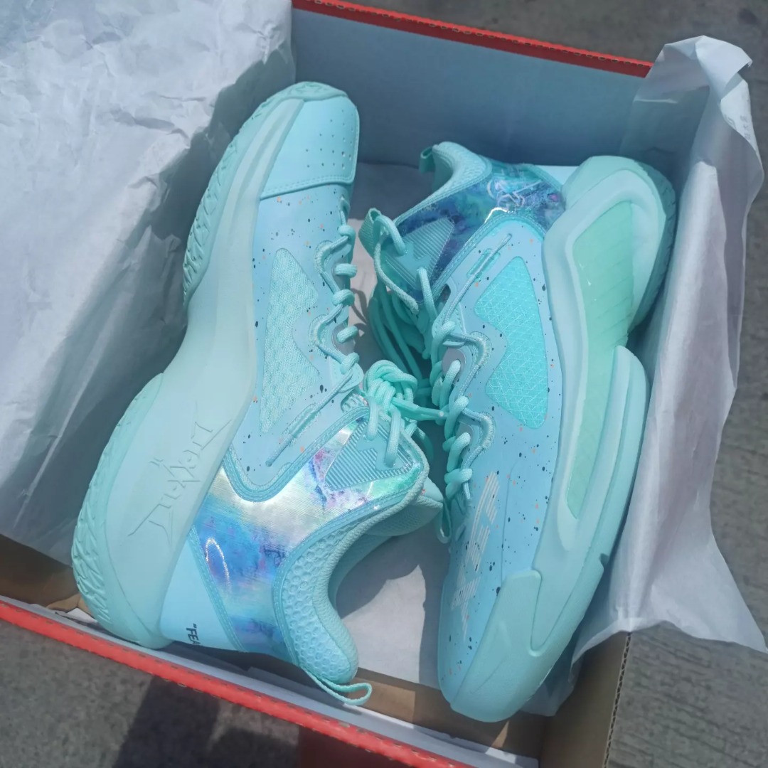 Jeremy Lin's Xtep "Fearless Devil", Men's Fashion, Footwear, Sneakers ...