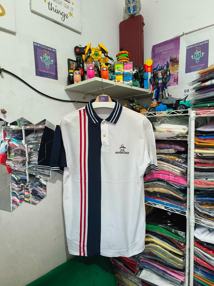 Kaos Polo Munsingwear Putih Garis Merah Biru Dongker Big Logo, Fesyen Pria, Pakaian , Atasan di ...