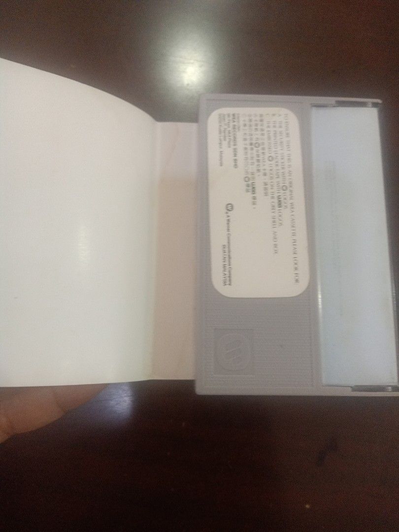 kaset lama cina hong kong - dave wang 1989, Hobbies & Toys, Music & Media, CDs & DVDs on Carousell