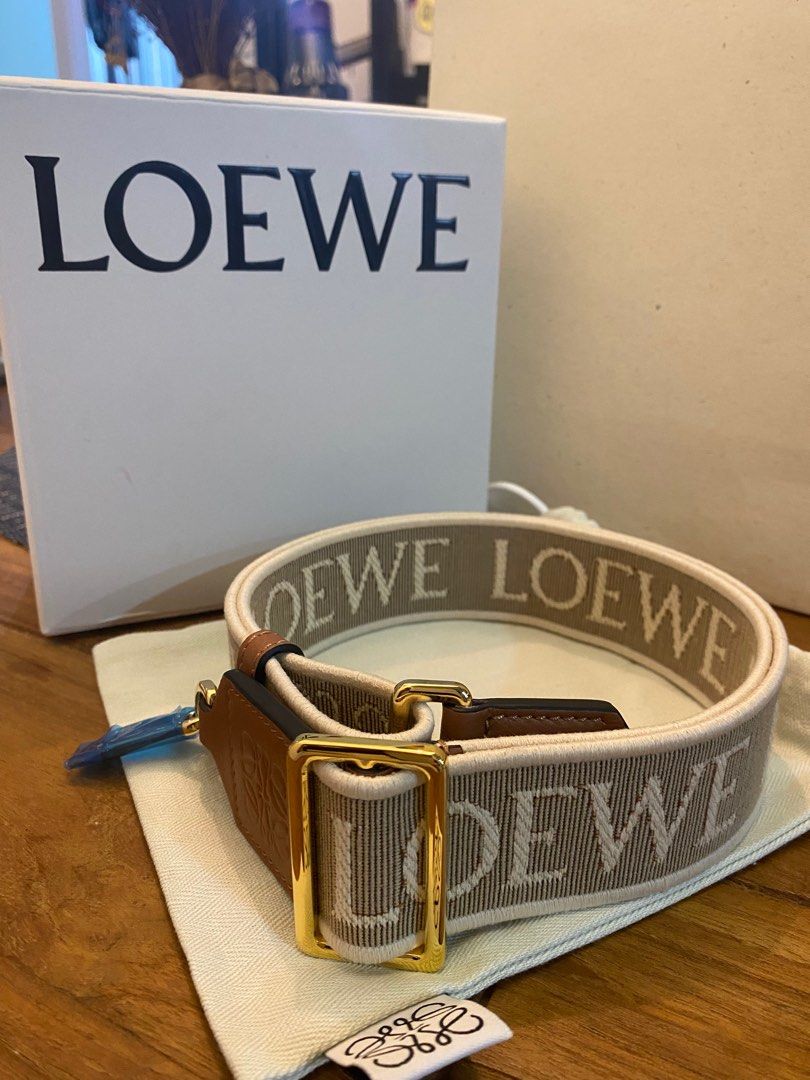 Loewe puzzle bag strap in Natural/Tan, 名牌, 飾物及配件 - Carousell