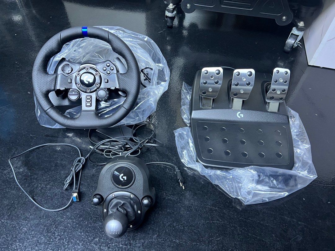 Logitech G923 Racing Wheel with Driving Force Shifter, Video Gaming ...