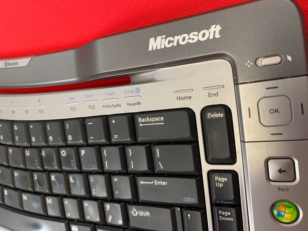 Microsoft Bluetooth Keyboard (model: 7000), Computers & Tech, Parts ...