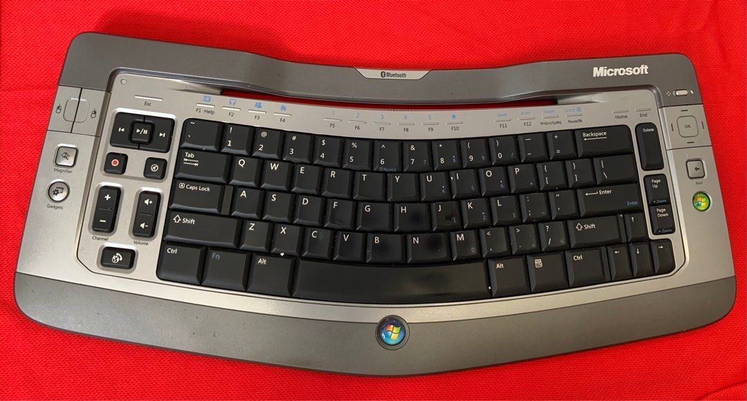 Microsoft Bluetooth Keyboard (model: 7000), Computers & Tech, Parts ...
