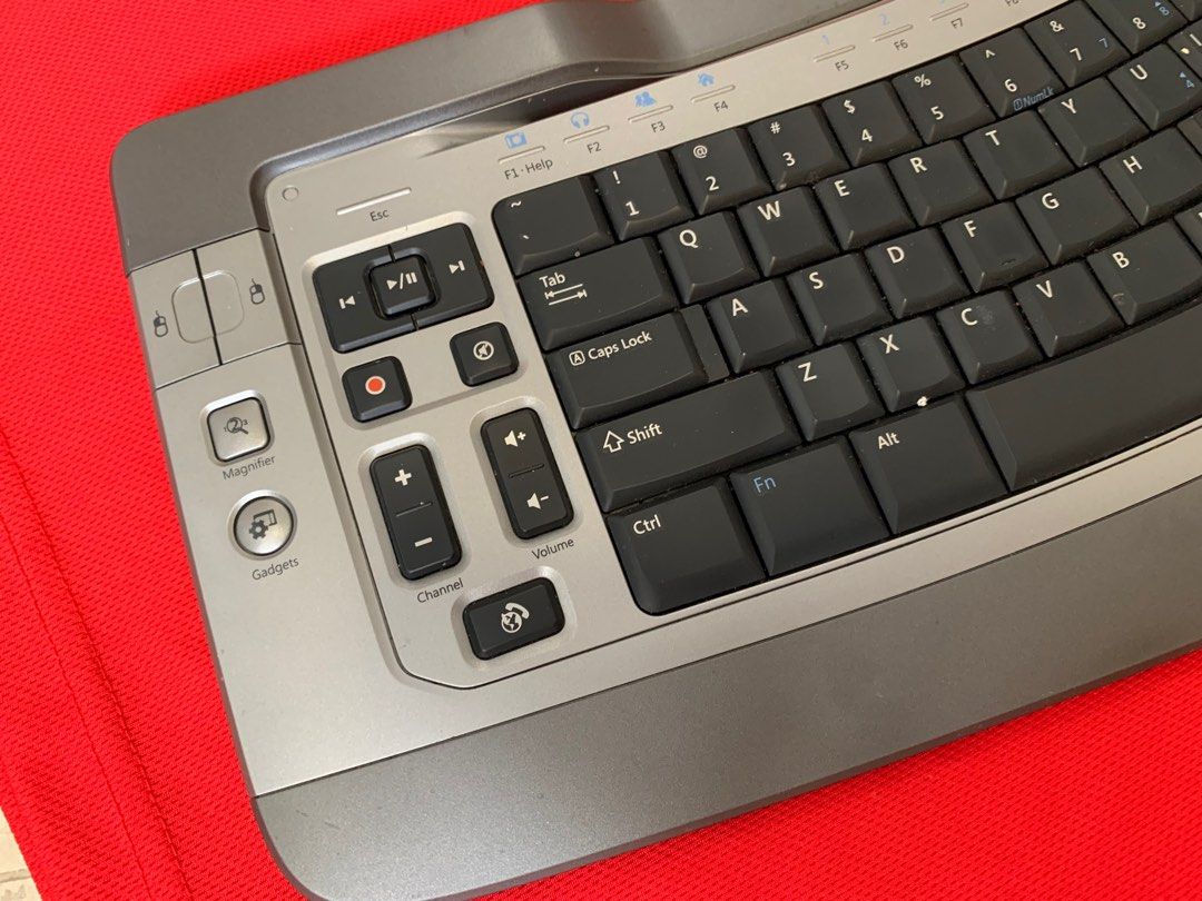 Microsoft Bluetooth Keyboard (model: 7000), Computers & Tech, Parts ...