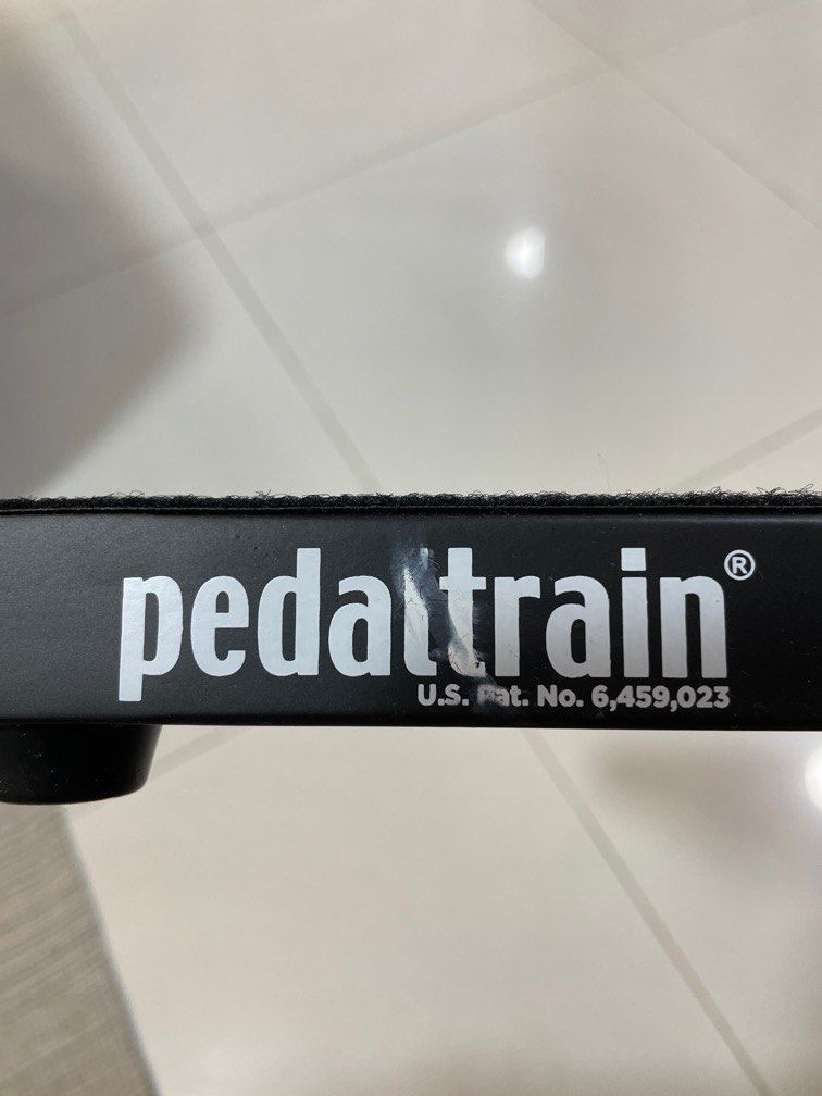 Pedal train Metro 24 Pedalboard and Bag, Hobbies & Toys, Music & Media ...