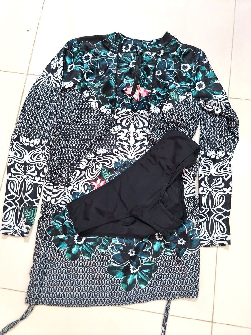 Rash guard dress-like Large, Women's Fashion, Swimwear, Rash guard on ...