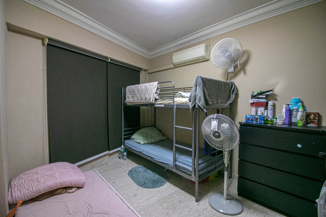 Renovated Common Bedroom For Rent next to South View LRT, Property ...