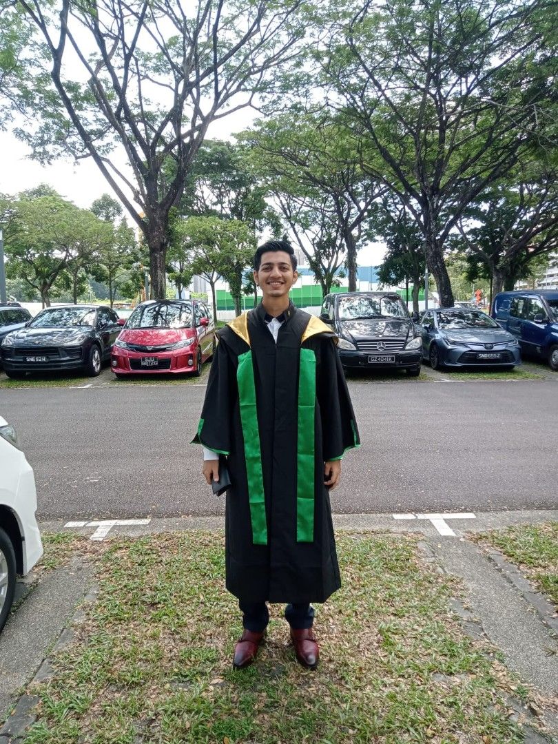 RP Graduation Gown (XL), Men's Fashion, Tops & Sets, Formal Shirts on ...