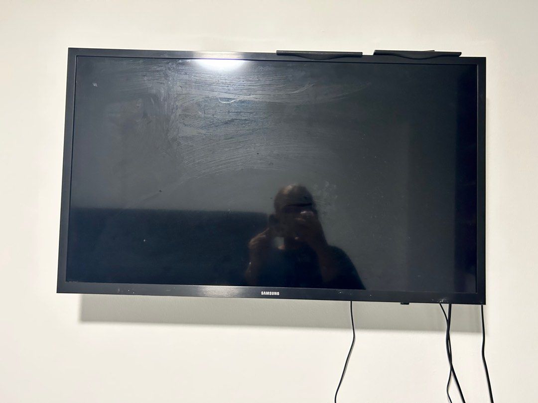 Samsung 35 inch super lightly used, TV & Home Appliances, TV ...